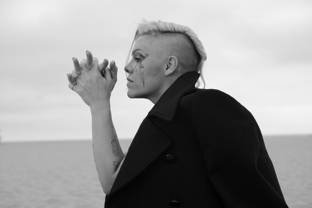 Радио Новый альбом Pink «Trustfall» заставит вас плакать, танцевать и ...